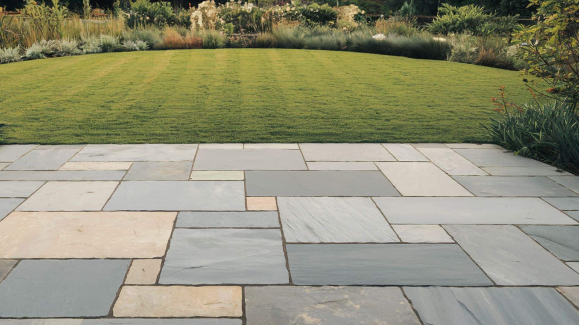 19 Paving Ideas For Small Areas - Stewart Milne Homes